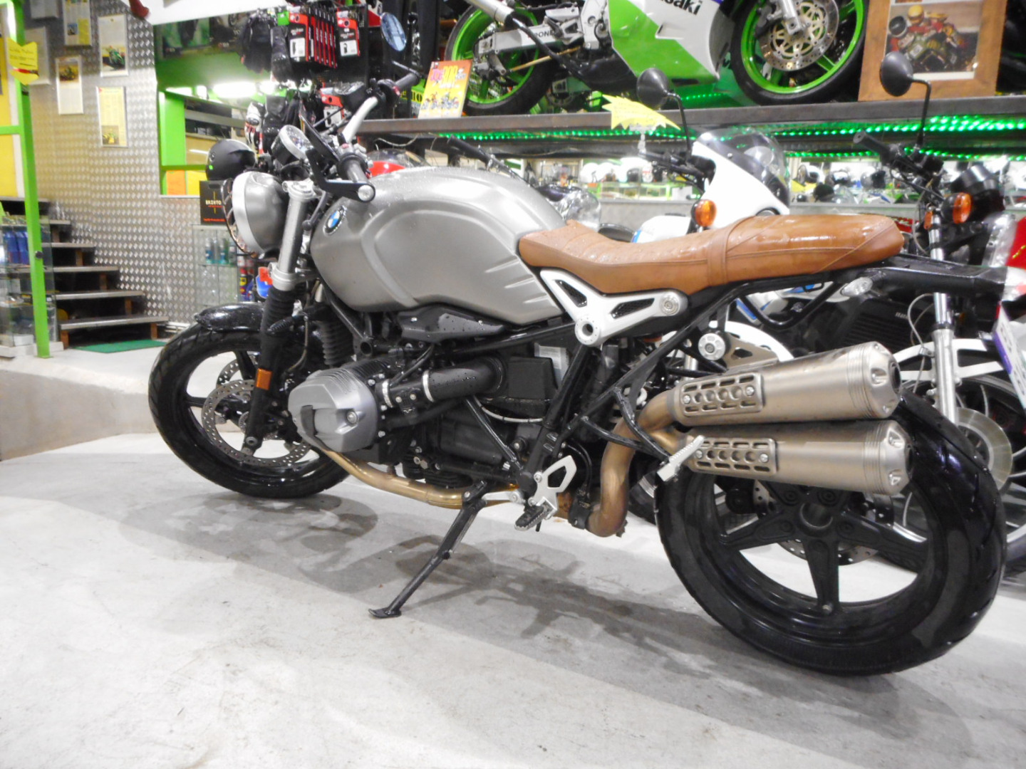 Moto depot : Motos d’occasion collection bmw, NINE T SCRAM 1200 BMW GRIS